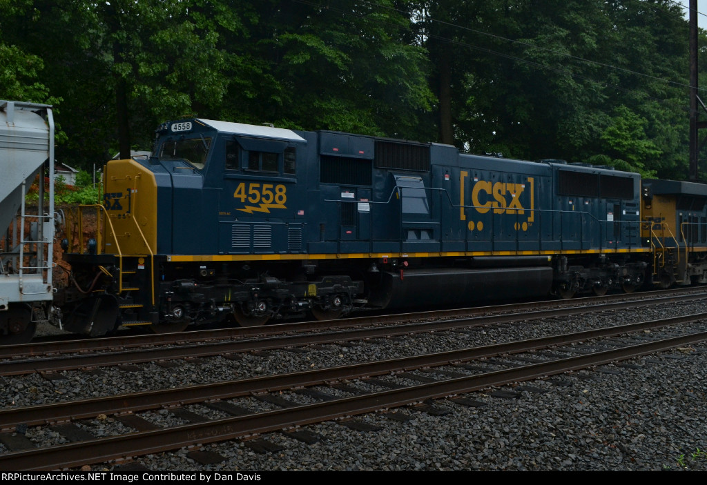 CSX SD70AC 4558 trails on Q439-27
